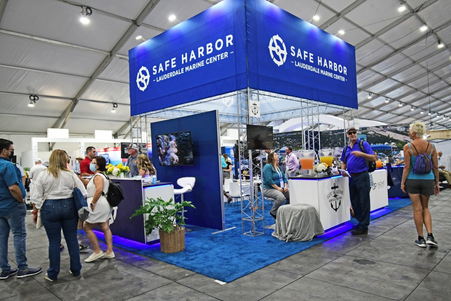 How To Decorate A Booth For A Trade Show? - Everything Tradeshows